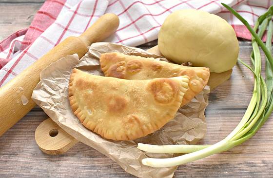 Тесто на чебуреки — пошаговый рецепт с фото